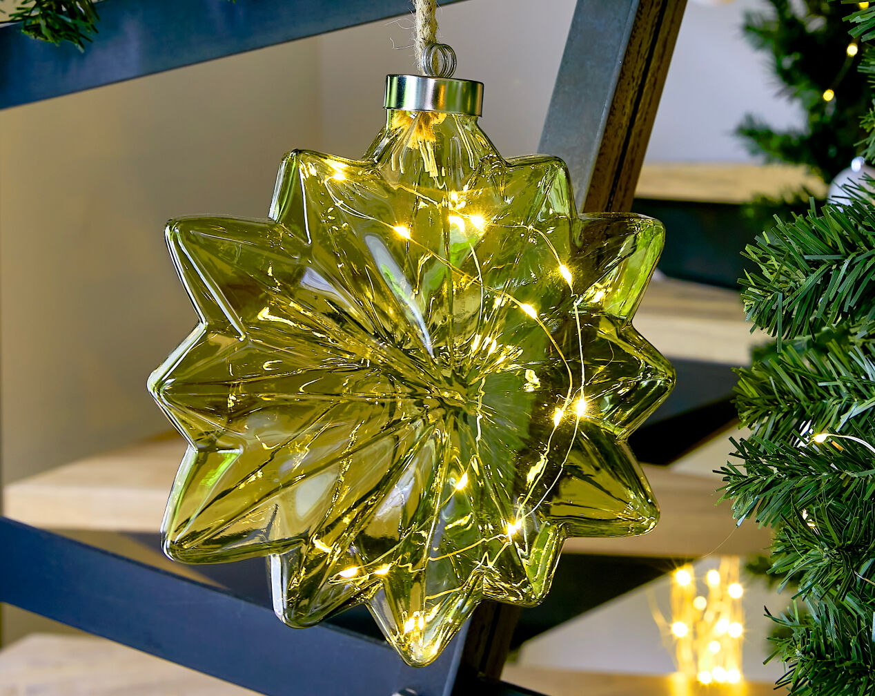 Décoration de Noël - Guirlande, Boule de Noël, Sapin - Eminza