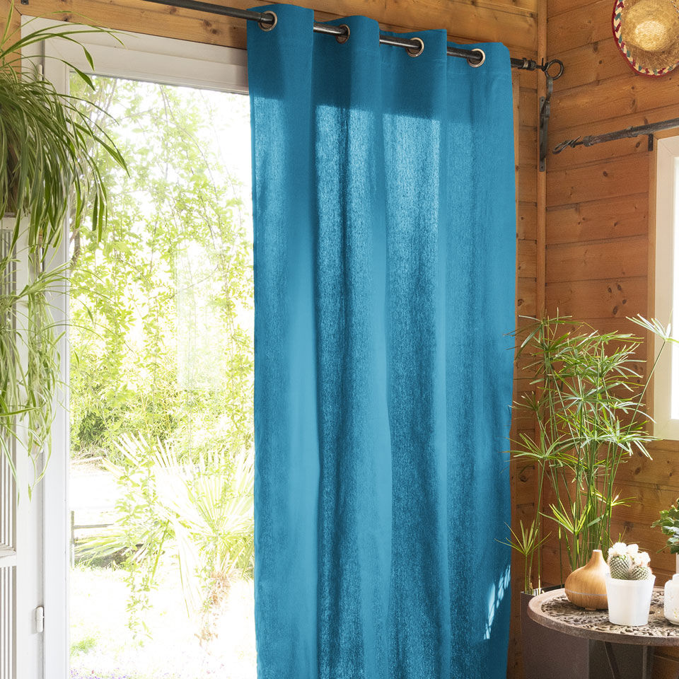 Choisir la couleur de rideau parfaite pour des murs blancs et gris