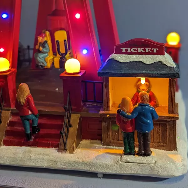 Karussell mit Beleuchtung und Musik Nervenkitzel - Weihnachtsdörfer ...